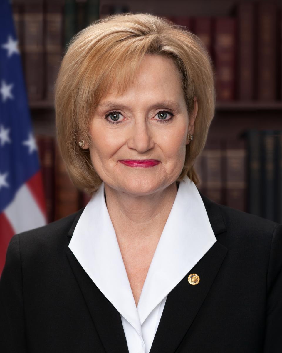 HYDE-SMITH TO BE SWORN-IN FOR SIX-YEAR TERM ON JAN. 3 - The Clinton Courier