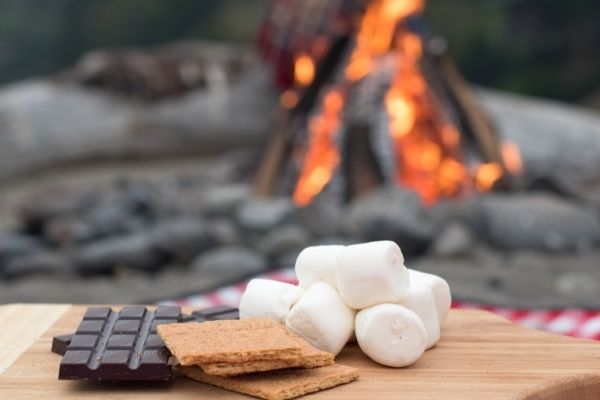 Tips for Having a Campfire in Windy Weather