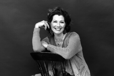 Amy Grant coming to MC on April 30 - The Clinton Courier
