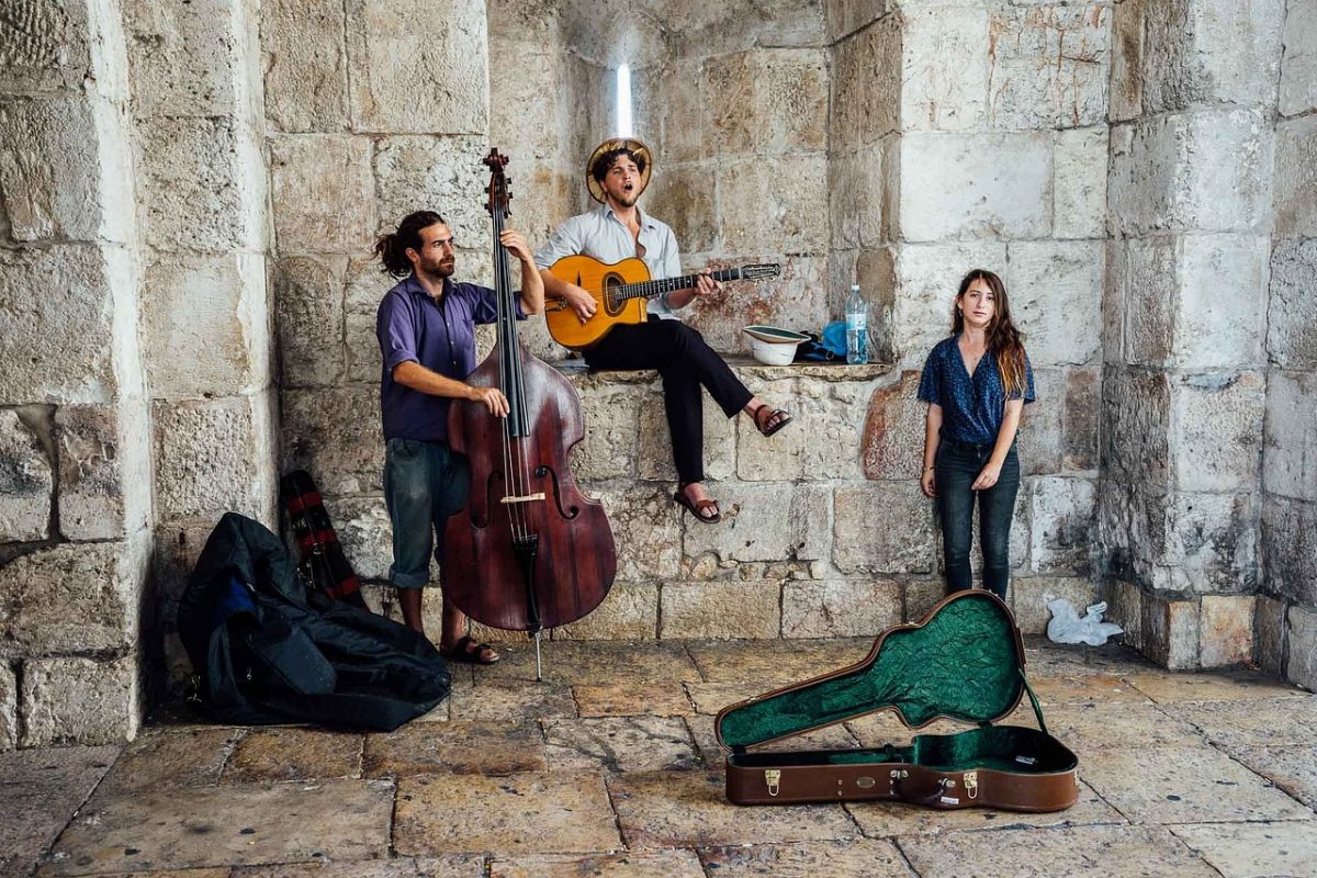 Play Harmonics on the Double String Bass Effortlessly With These Tips ...