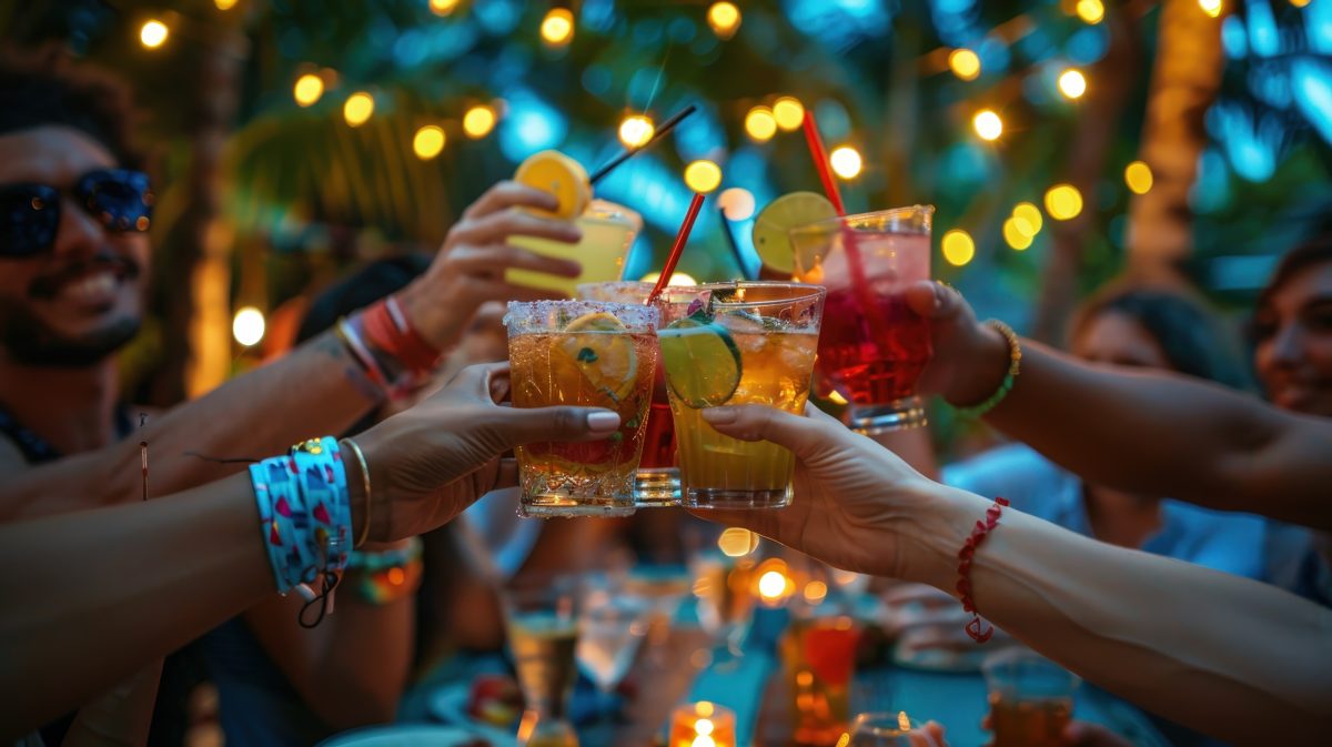 How To Plan a Memorable Night Around Bar Events - The Clinton Courier