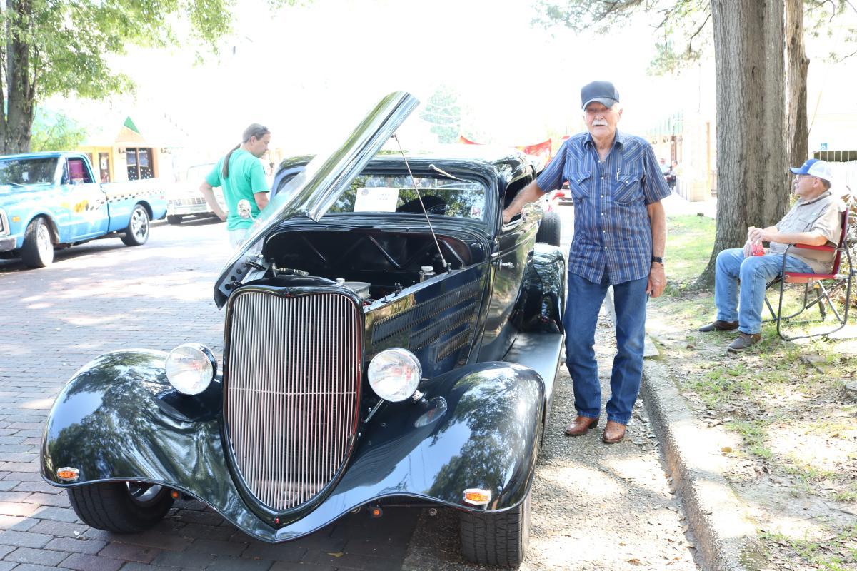 Cruzin’ Clinton Car Show showcases wheeled wonders - The Clinton Courier