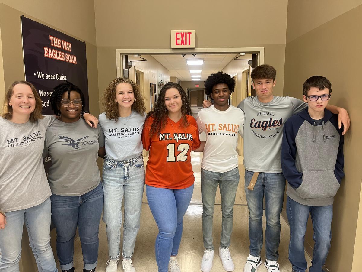 Mt. Salus students start new school year with smiles - The Clinton Courier